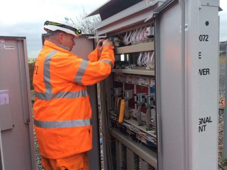 Network Rail completes £130m rail signalling upgrade in Bristol ...