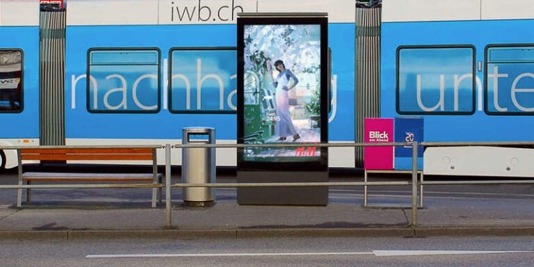 Digital Signage LCD Passenger Advertising Displays for Stops, Platforms ...