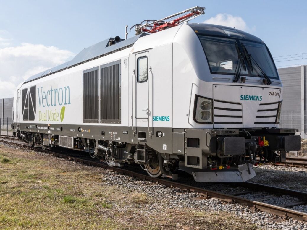 Germany approves Vectron Dual Mode locomotive for operations