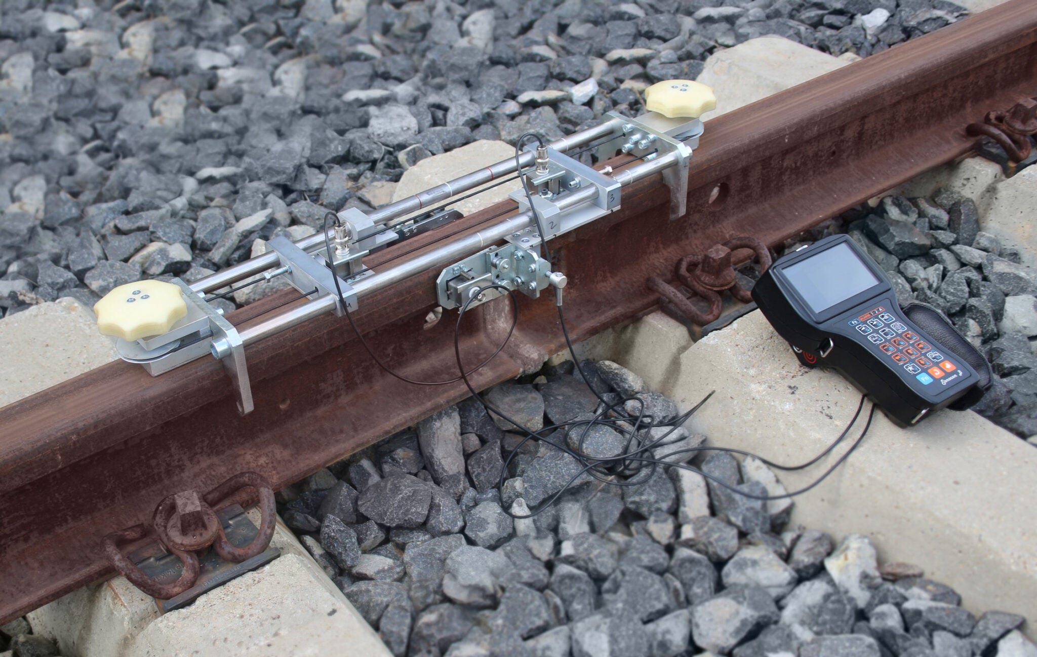USR-01 Kit Testing Of Rail Welded Joints - Railway Technology