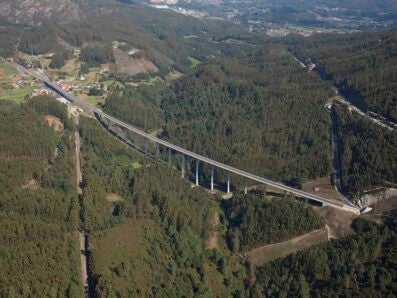 Spain launches new high-speed railway line to Galicia