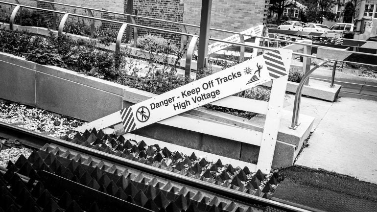 Overhead lines vs third rail: how does rail electrification work ...